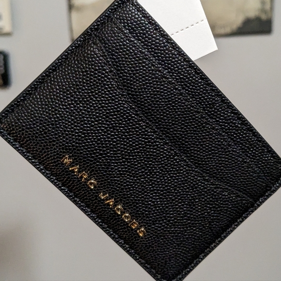 Marc Jacobs | Bags | Marc Jacobs Card Case Black With Gold Raised Logo ...